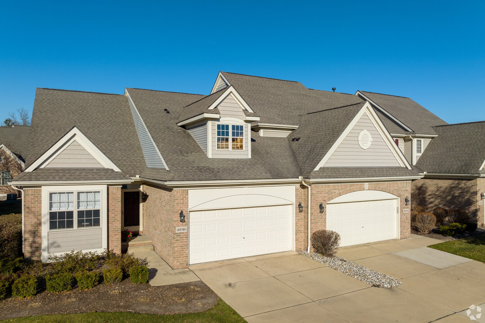 Brookside Condos - 32900-32987 Brookside Cir Livonia, MI 48152 ...