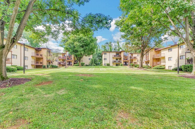 Fox Glen Apartments - 5902 Cross Country Blvd Baltimore, MD ...