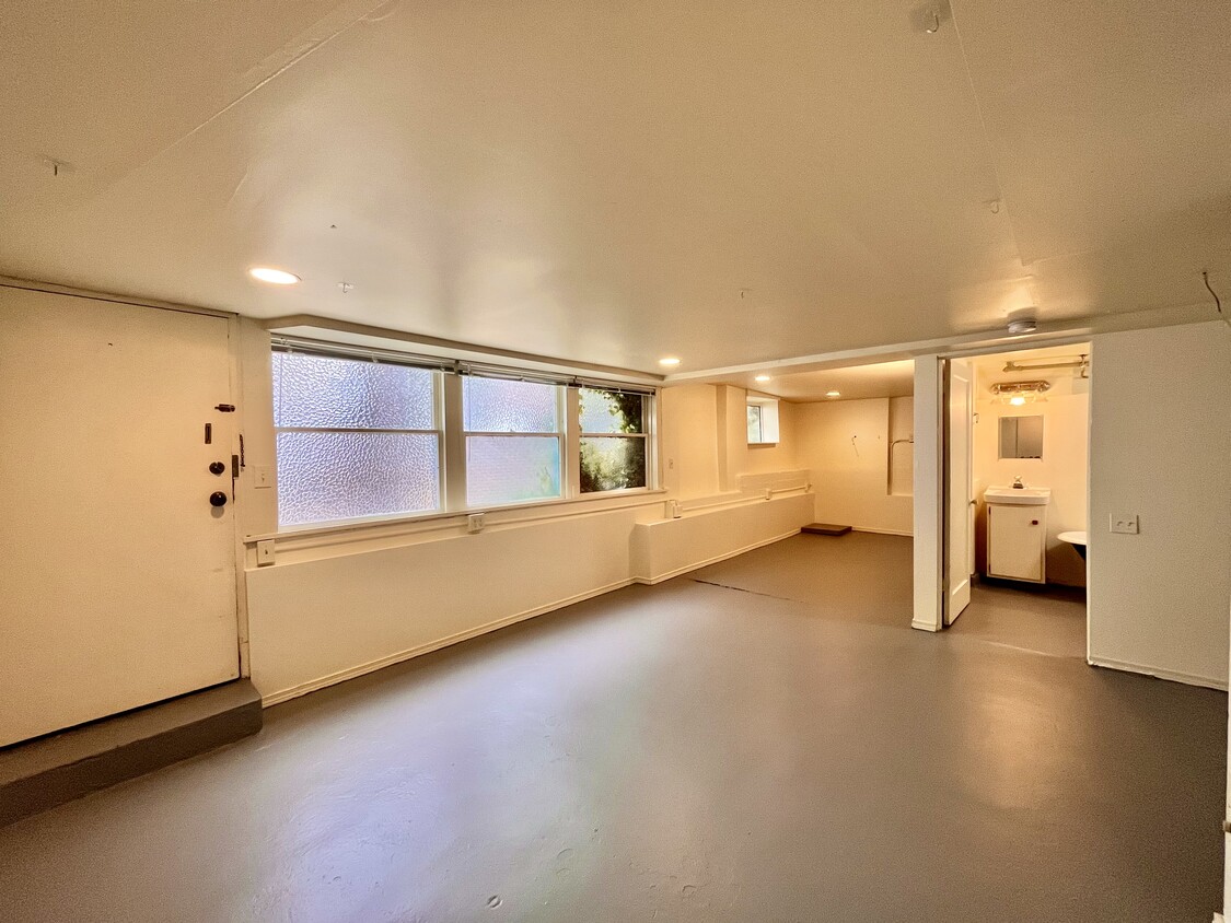 5268 University Way NE