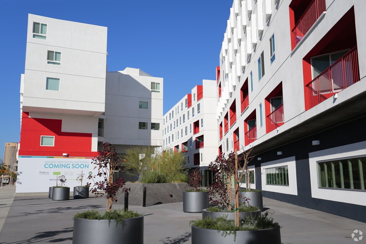 One Santa Fe - Apartments in Los Angeles, CA | Westside Rentals