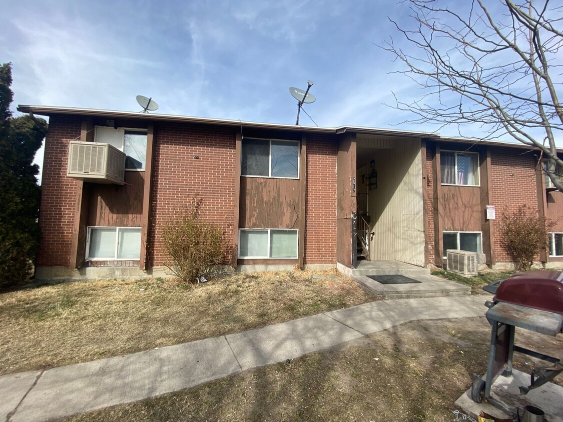 2517 S Lakecrest Dr Unit 01, West Valley City, UT 84119 - Room for Rent in West Valley City, UT ...