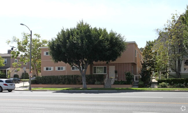 Spacious Beverly Hills Apartment Apartments - Beverly Hills, CA ...