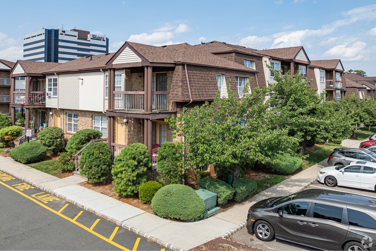 Woodbridge Center Plaza - 1605 Plaza Dr Woodbridge, NJ 07095 ...
