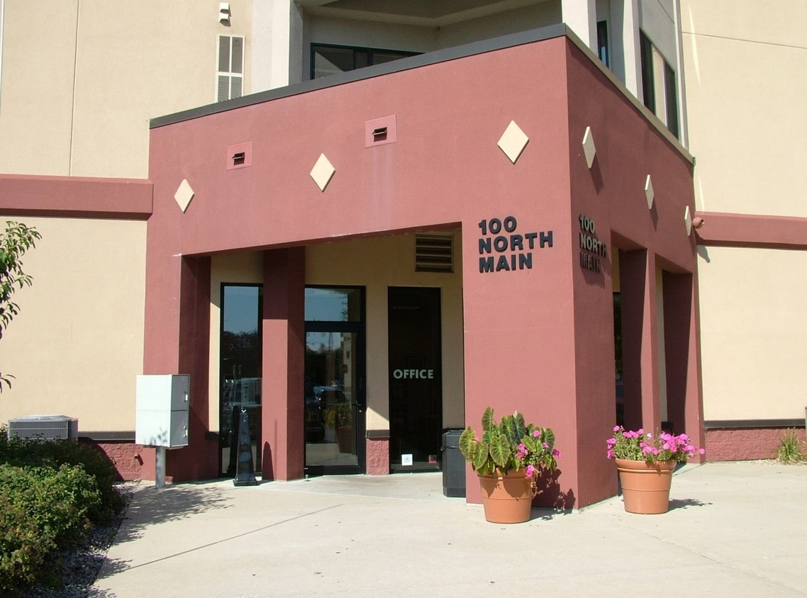 100 North Main Premium Residential Suites - 100 N Main St Oshkosh, WI ...