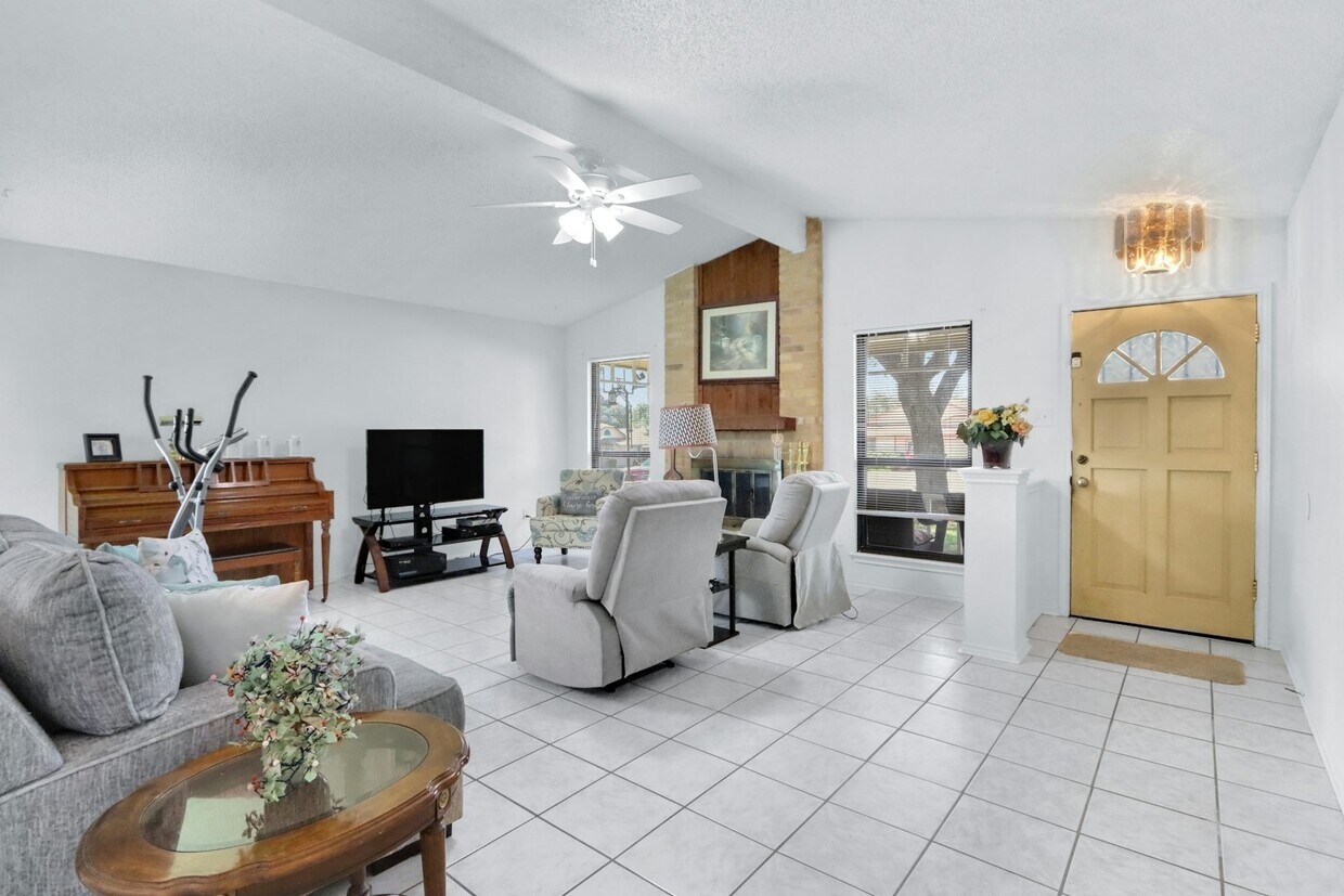 12210 Ridge Corner St, San Antonio, TX 78247 - House Rental in San ...