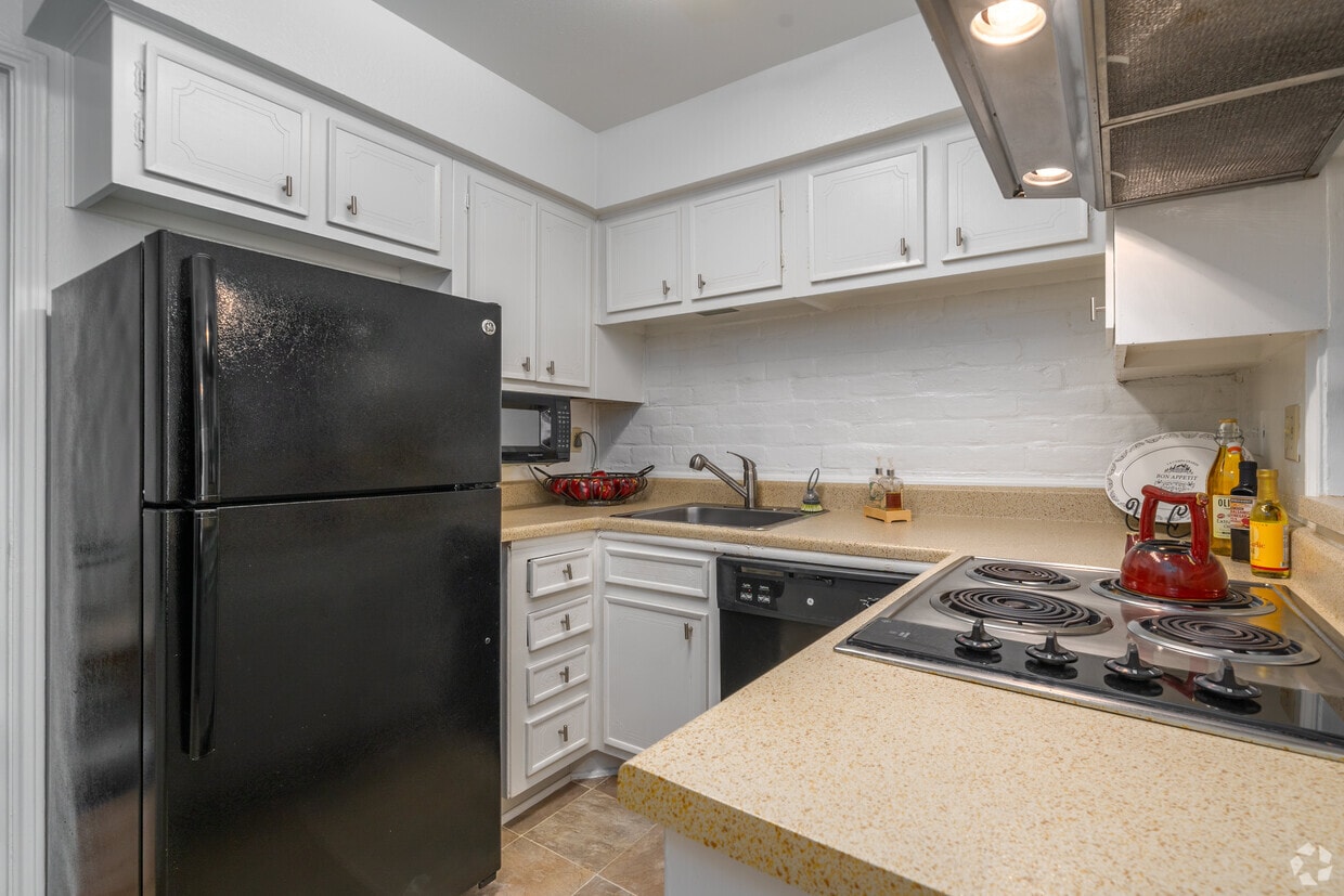 9900 on Memorial - 722 International Blvd Houston, TX 77024 ...