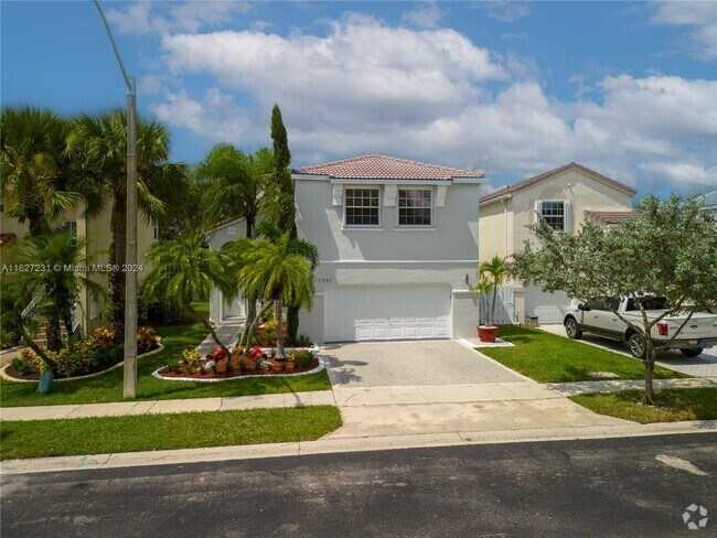 Best Luxury Classic Landing Village and Village Apartments for Rent ...