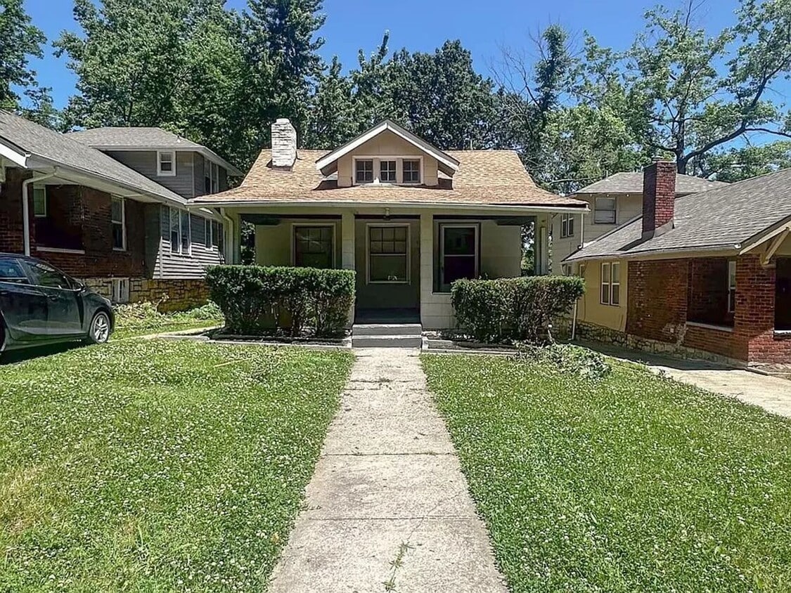 1422 E 65th St, Kansas City, MO 64131 - House Rental in Kansas City, MO ...