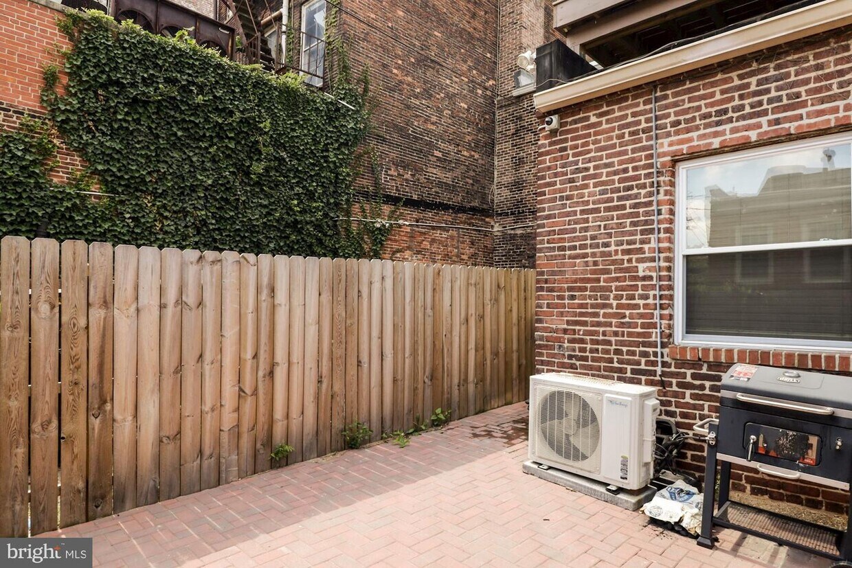 857 N Howard St Unit 1R, Baltimore, MD 21201 - Room for Rent in ...