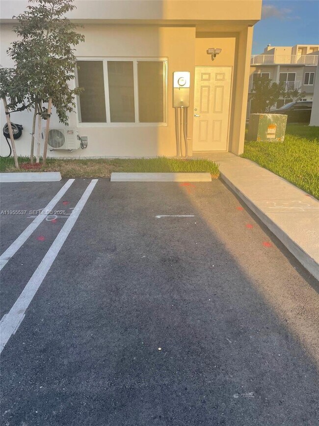 Apartments for Rent under $2,000 in Tropical Fruit Groves, Princeton ...
