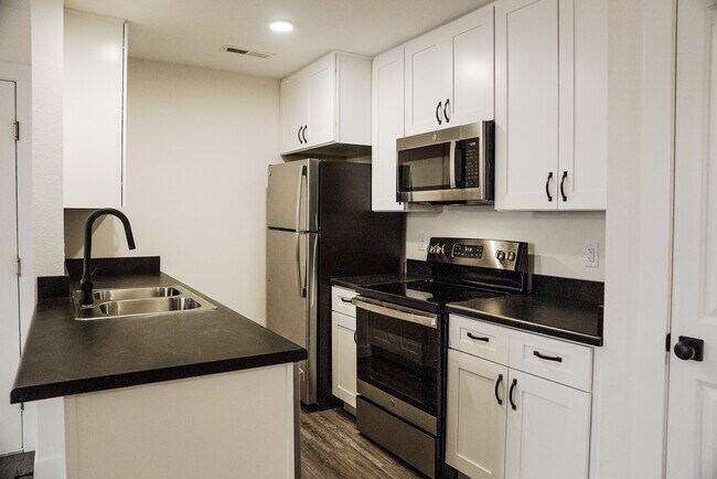 Cambridge Park Apartments - 2828 S Nettleton Ave Springfield, MO ...