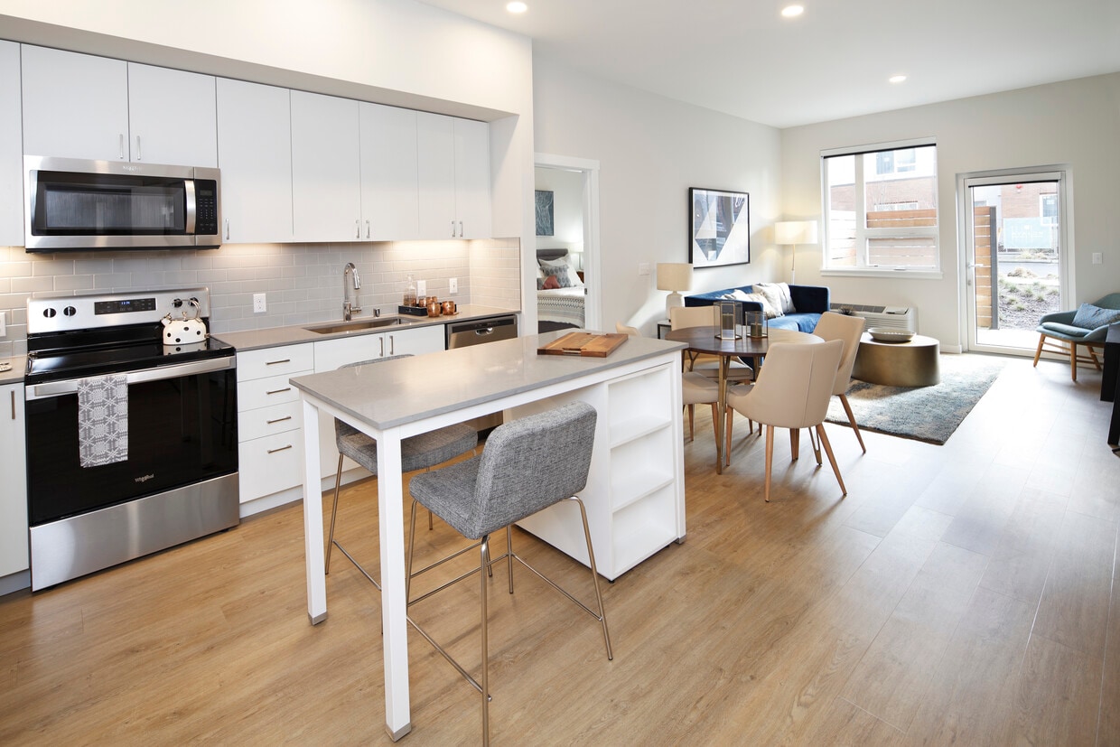 Avalon Newcastle Commons - 13398 Newcastle Commons Dr Newcastle, WA ...
