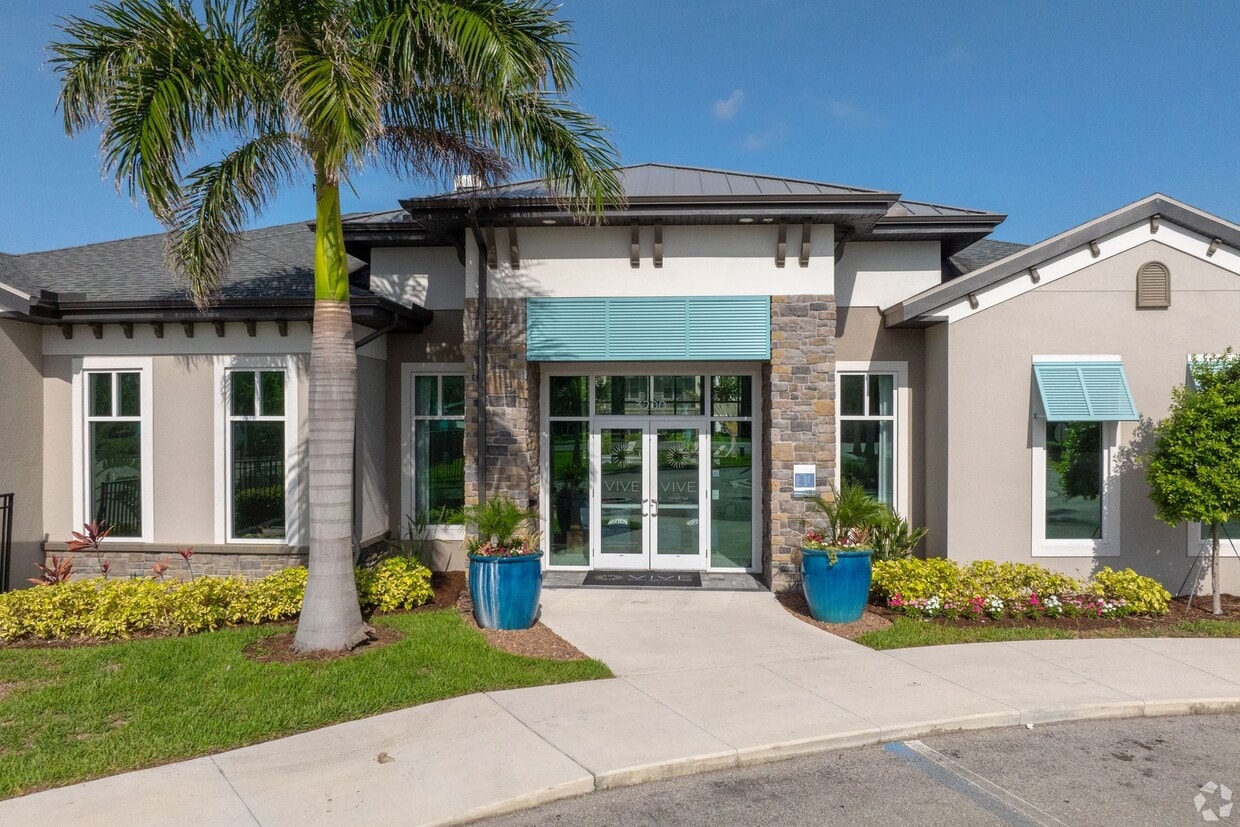 VIVE Apartments - Fort Myers, FL - 3200 Champion Ring Rd Fort Myers, FL ...