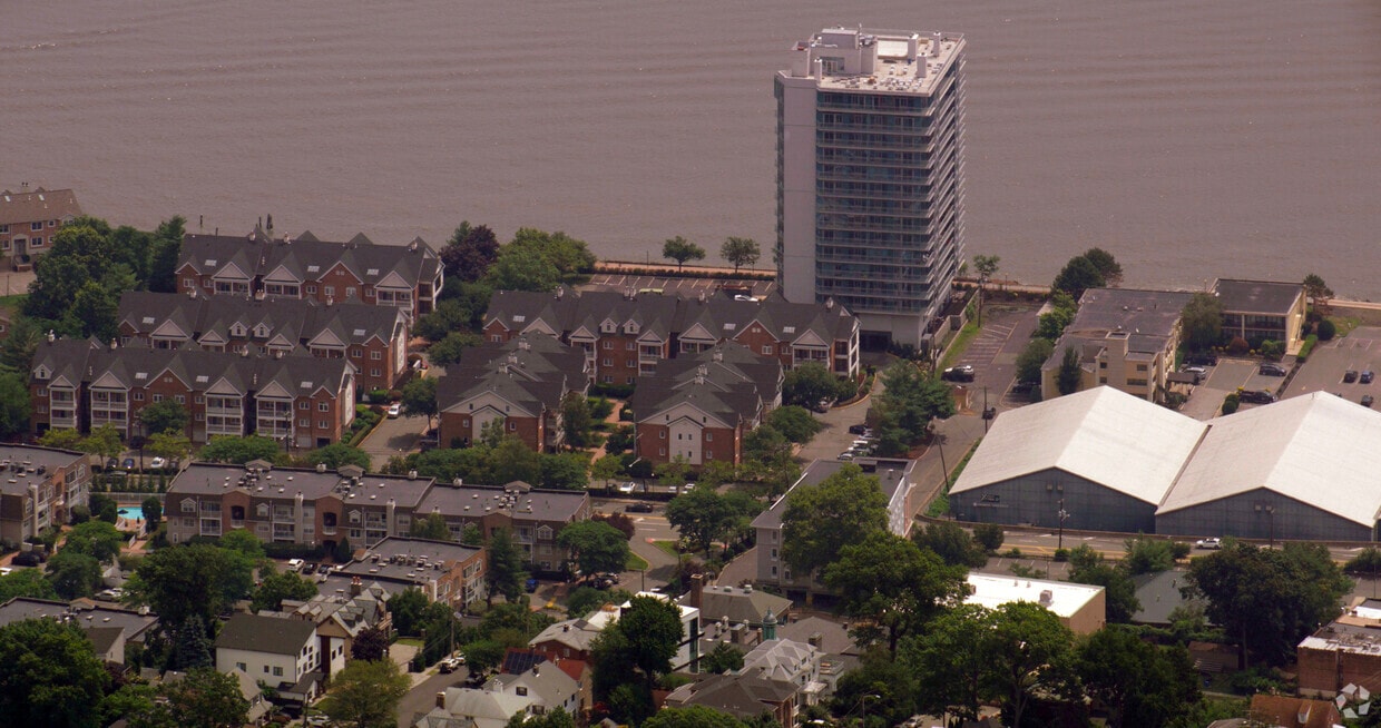 Portside - Apartments in Edgewater, NJ | Apartments.com