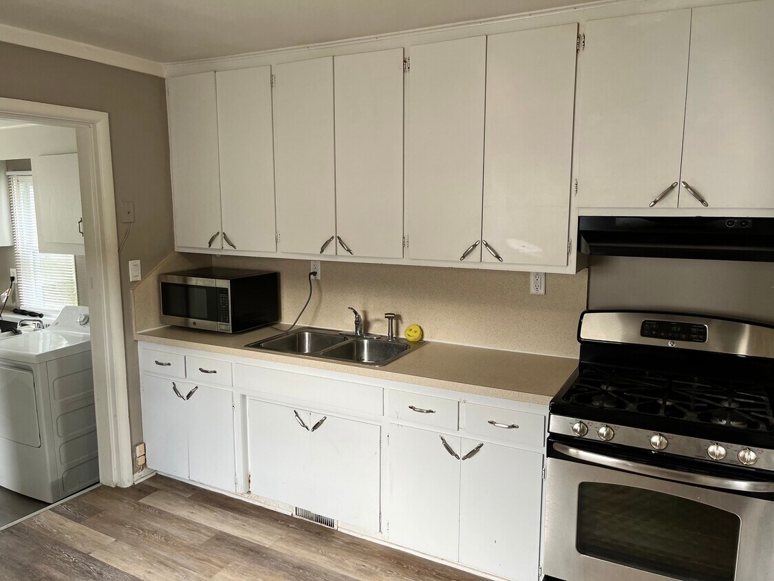 17639 Ivanhoe St, Roseville, MI 48066 - House Rental in Roseville, MI ...