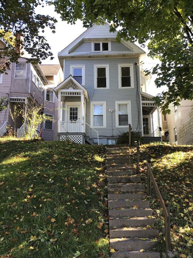 139 N Clinton St, Poughkeepsie, NY 12601 - Room for Rent in ...