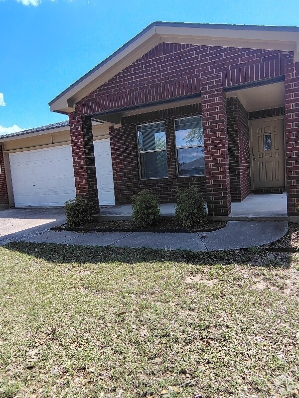 Southlake Ranch Townhouses for Rent - Kyle, TX