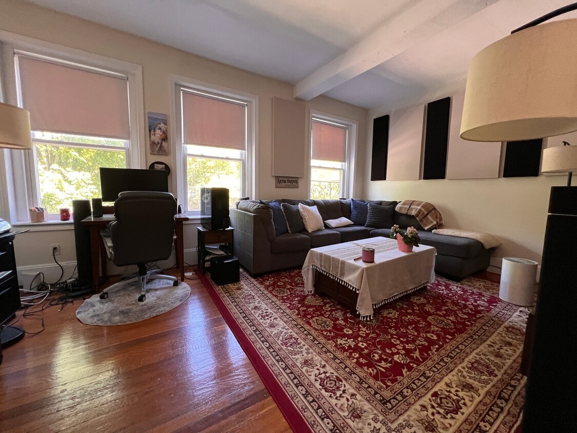 1555 Beacon St Unit 3, Brookline, MA 02446 - 1555 Beacon St Brookline, MA 02446 | Apartments.com