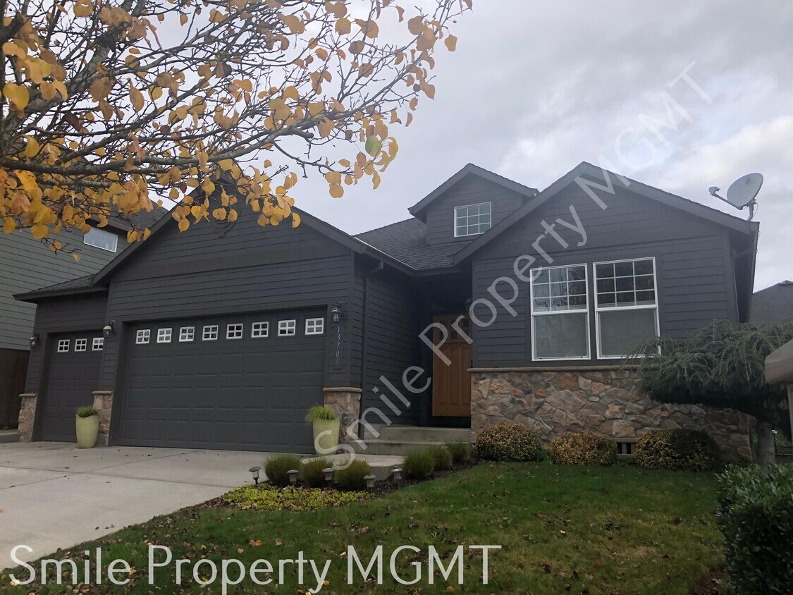13709 SE Scenic Ridge Dr, Clackamas, OR 97015 - House Rental in ...