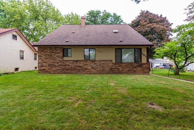 201 N 67th St Unit 102, Milwaukee, WI 53213 - 201 N 67th St Milwaukee ...