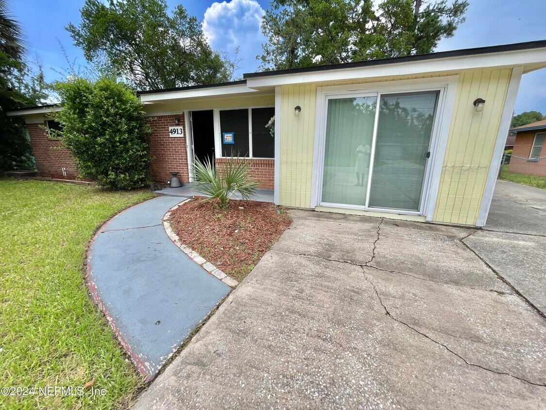 4913 Locksley Ave, Jacksonville, FL 32208 - House Rental in Jacksonville, FL | Apartments.com