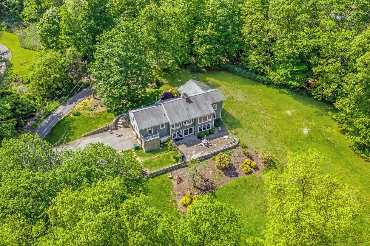 79 Cross Hwy, Redding, CT 06896 - House Rental in Redding, CT ...