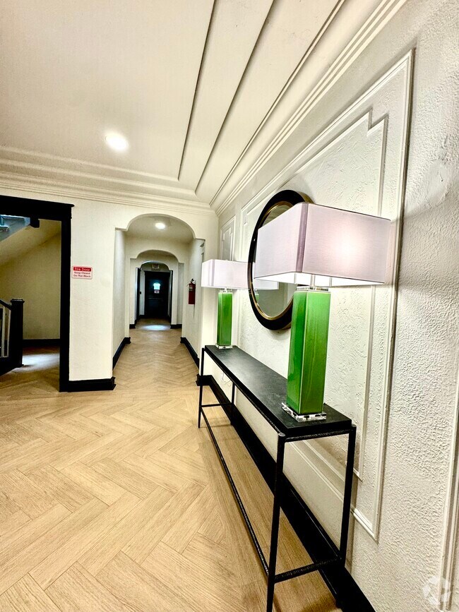 Apartments for Rent with Garages in Lester, PA