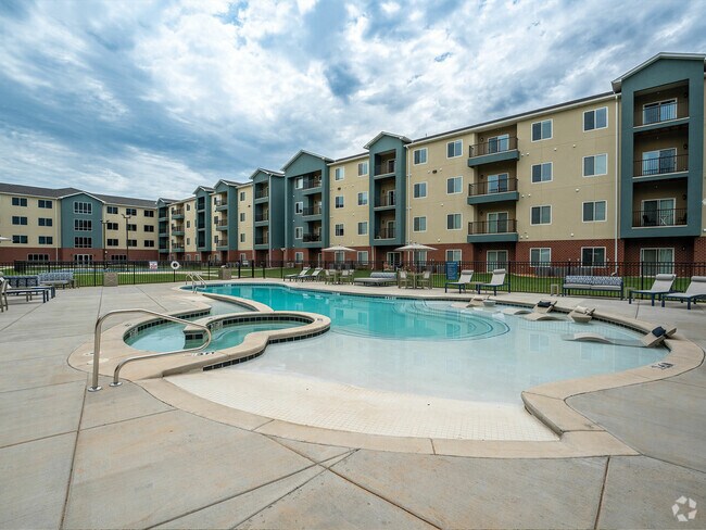 New Apartments for Rent with a Walk-In Closet in Joplin MO