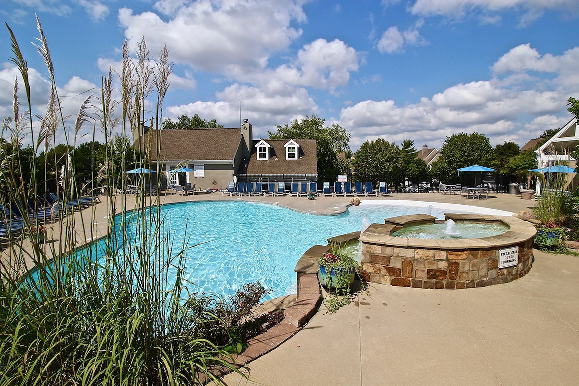 Hunter's Pointe Apartments Townhomes for Rent - Overland Park, KS ...