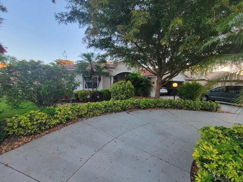 5467 Oak Crest Blvd, Sarasota, FL 34233 | Apartments.com