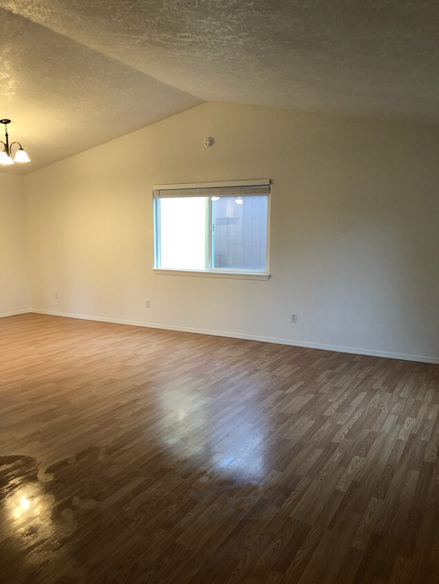 4225 Mahrt Ave Se, Salem, OR 97317 - Townhome Rentals in Salem OR ...