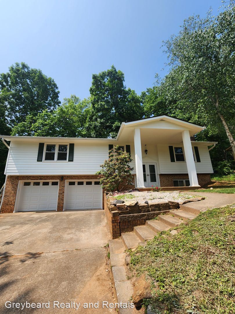 60 Wake Robin Way, Asheville, NC 28805 - House Rental in Asheville, NC ...