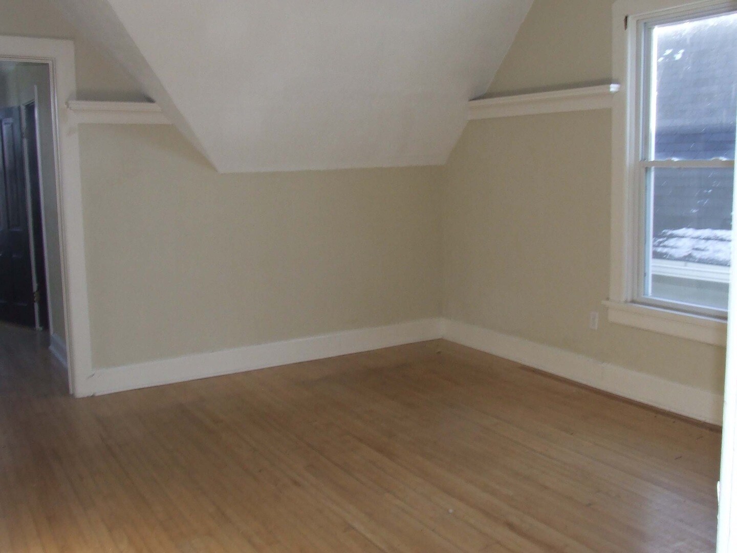 3435-35A N Holton St Unit 3435A, Milwaukee, WI 53212 - Room for Rent in ...