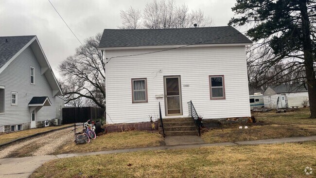 Apartments for Rent with Yard in Beaman IA