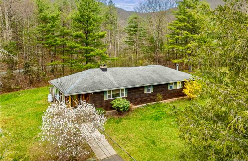 4 Willa Ln, Chichester, NY 12416 | Apartments.com