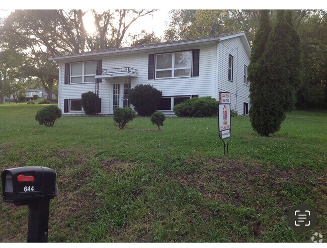 Houses for Rent with Yard in Otho IA