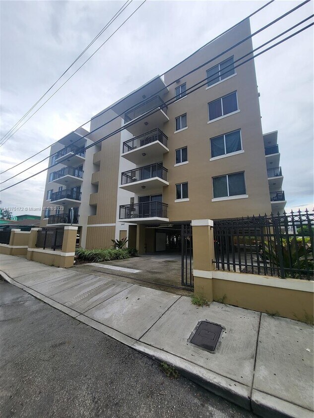 2647 NW 25th Ave Unit 210, Miami, FL 33142 - Condo for Rent in Miami ...