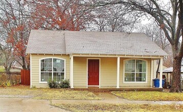 Mountain View Apartments for Rent with a Yard - Dallas, TX - 3 Rentals ...