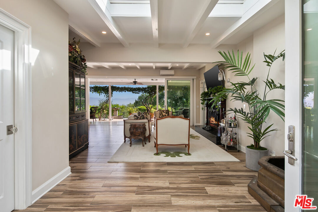 14347 Mulholland Dr, Los Angeles, CA 90077 - House Rental in Los ...