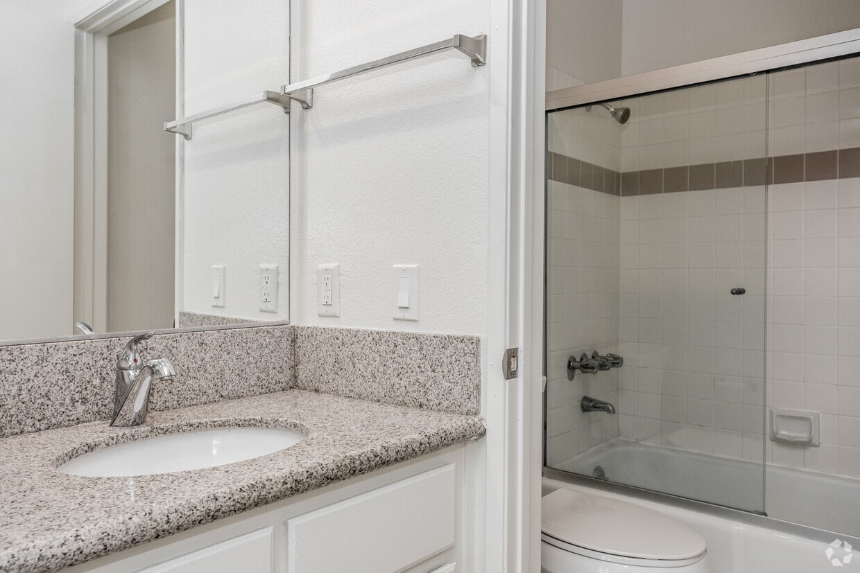 Midvale Court Apartments Westwood - 1400 Midvale Ave Los Angeles, CA ...