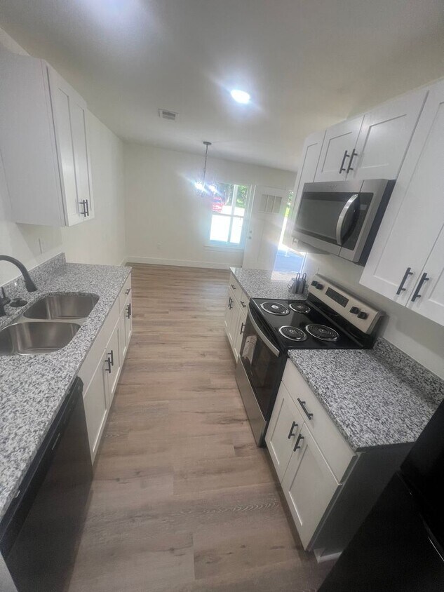 2 Arlington Rd Unit 2A Arlington Rd, Greer, SC 29651 - Room for Rent in ...