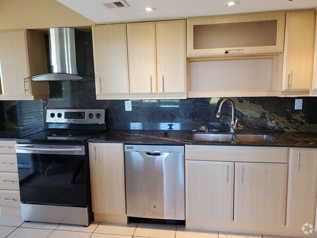 Ojus Park Apartments for Rent with a Balcony - North Miami Beach, FL - 1 Rentals | Apartments.com