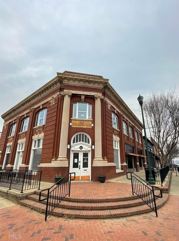 203 W 8th St, West Point, GA 31833 - Condo for Rent in West Point, GA ...