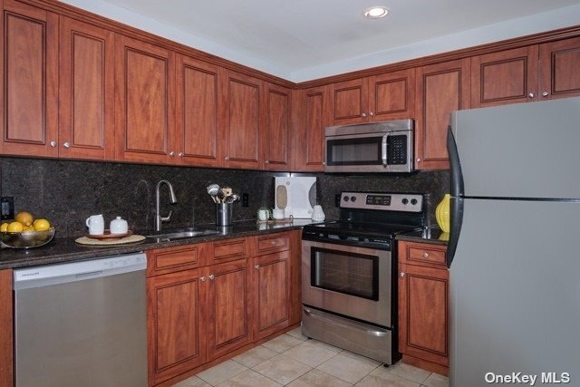 40 Philip Walk Unit PW06, Babylon, NY 11704 - Room for Rent in Babylon ...