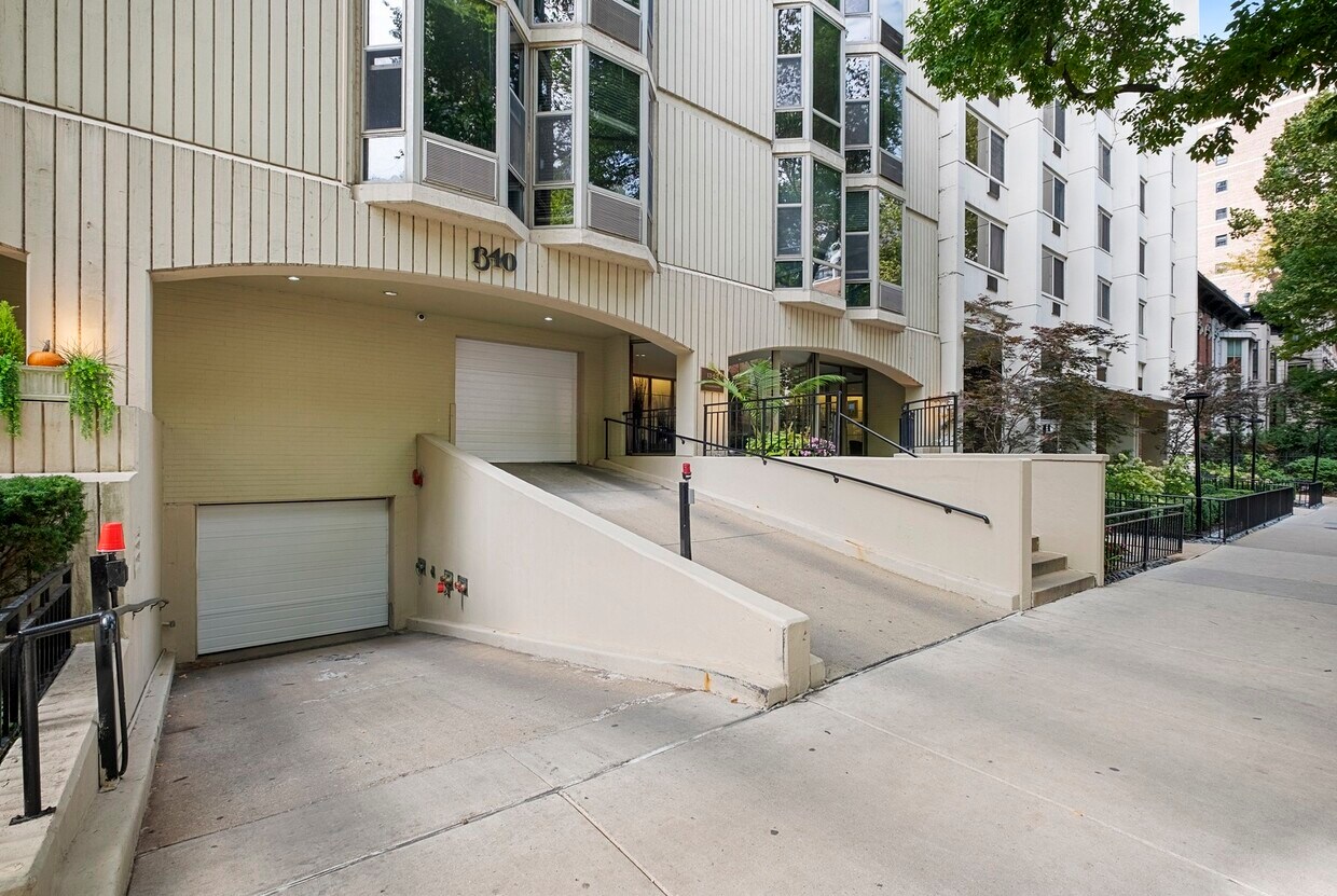 1340 N Dearborn Pkwy Unit 2C, Chicago, IL 60610 - Room for Rent in ...