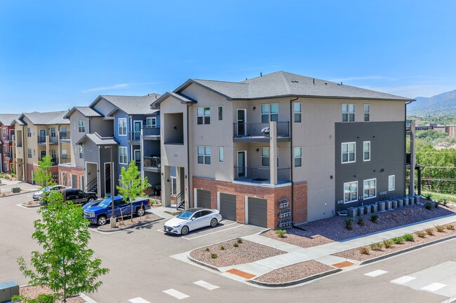 Broadmoor View at Springs Creek Apartments for Rent with a Walk-In ...