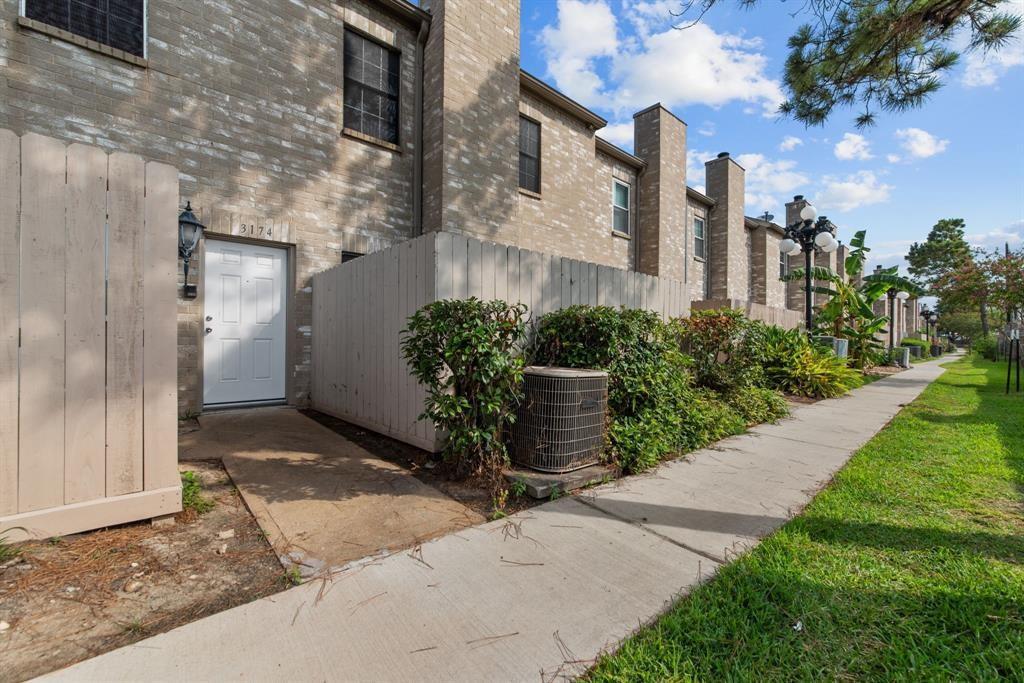 3174 Holly Hall St, Houston, TX 77054 - Condo for Rent in Houston, TX ...