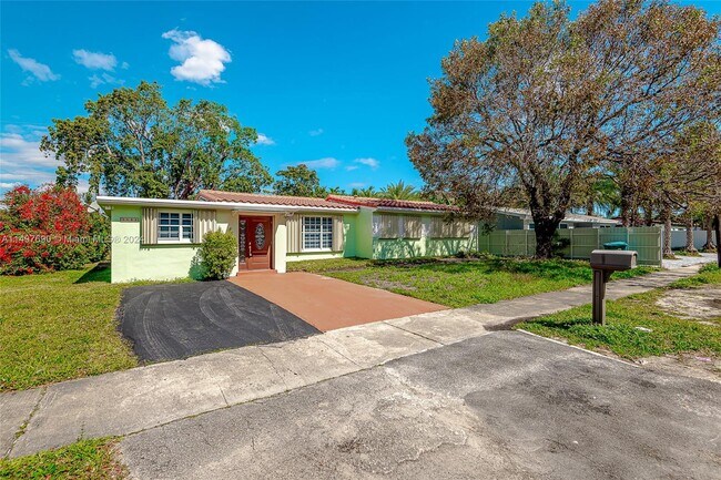 2545 NE 207th St, Miami, FL 33180 - House Rental in Miami, FL ...