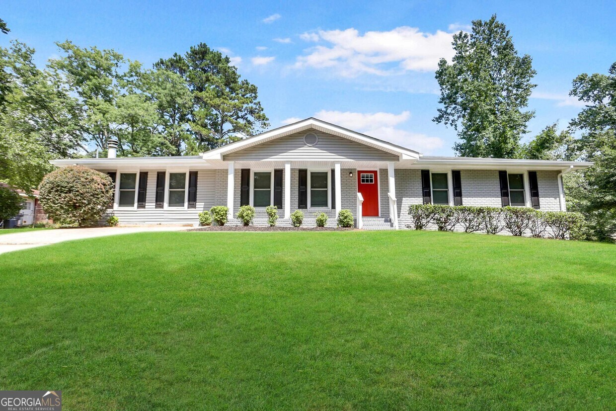 2541 Creekview Dr SW, Marietta, GA 30008 - House Rental in Marietta, GA | Apartments.com