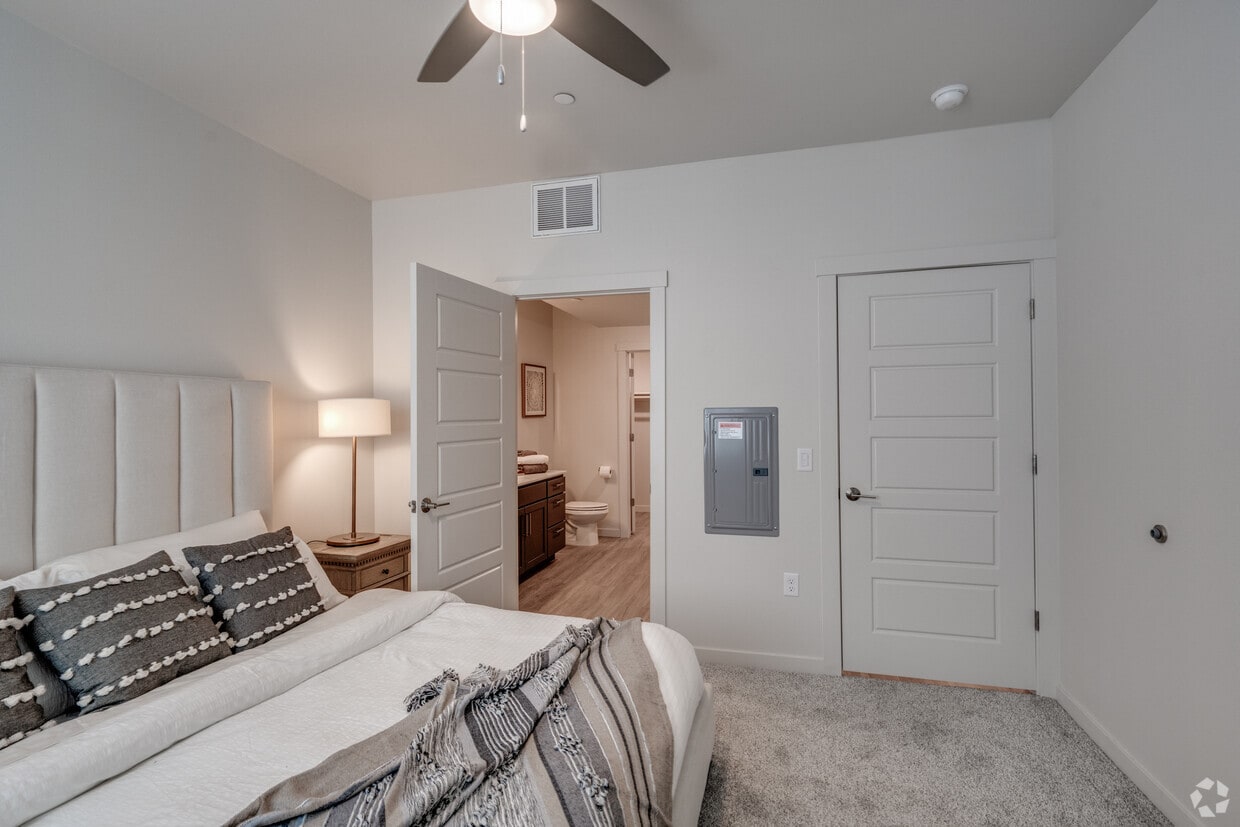 Saddle Ridge Luxury Apartments - 6830 Countryside Ave Cheyenne, WY ...